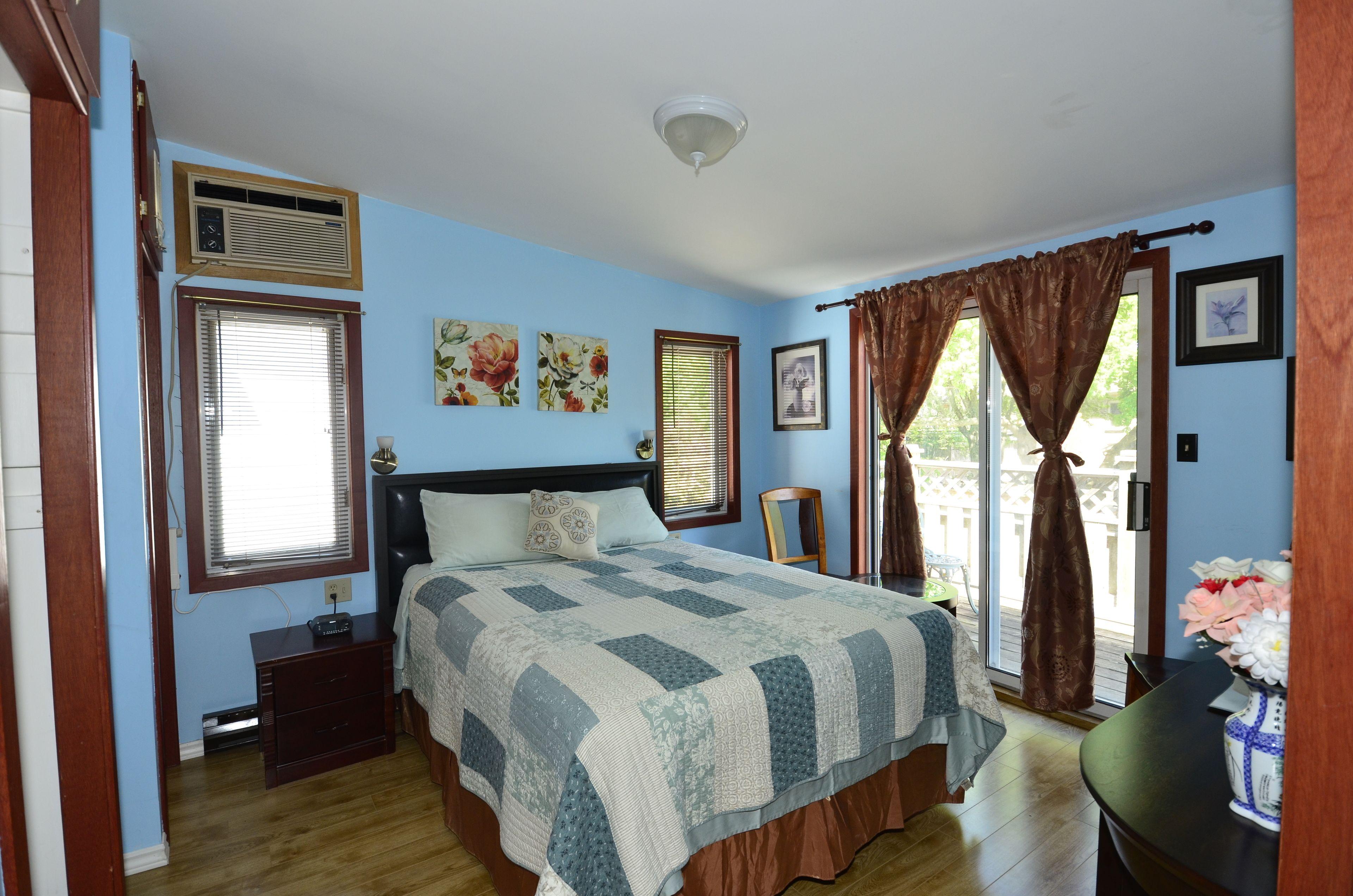 AMBASSADOR B AND B GUEST HOME | ⋆⋆⋆ | STRATFORD, CANADA | SEASON DEALS ...